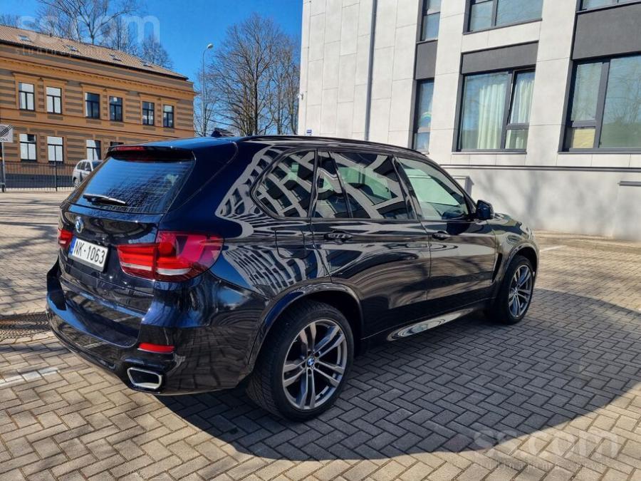 Blue BMW X5 2014 in Riga, with an engine capacity of 3.00 L and mileage of 246 thousand km for 21999 €, photo 7 on AUTOMOTO.COM.LV