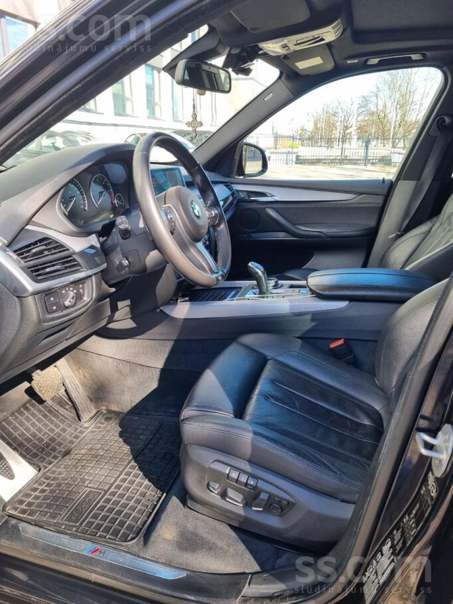 Blue BMW X5 2014 in Riga, with an engine capacity of 3.00 L and mileage of 246 thousand km for 21999 €, photo 12 on AUTOMOTO.COM.LV