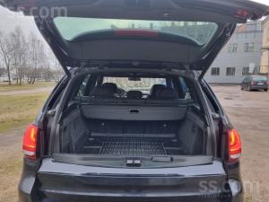 Blue BMW X5 2014 in Riga, with an engine capacity of 3.00 L and mileage of 246 thousand km for 21999 €, photo 15 on AUTOMOTO.COM.LV