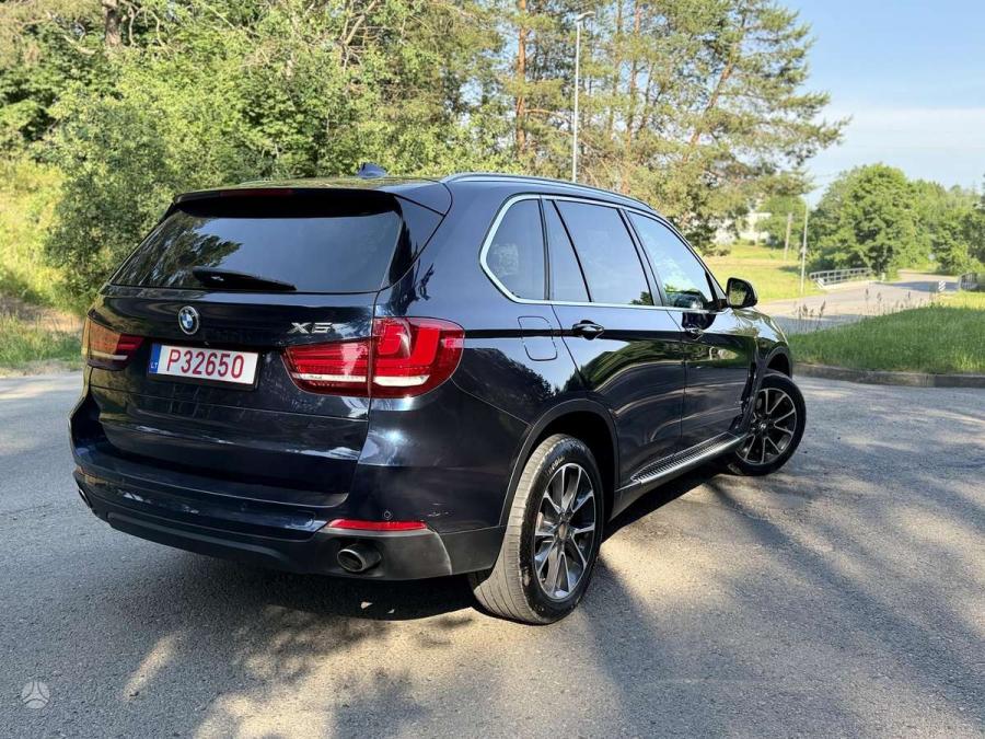 Blue BMW X5 2014 in Vilnius, with an engine capacity of 2.99 L and mileage of 307 thousand km for 16300 €, photo 9 on AUTOMOTO.COM.LV