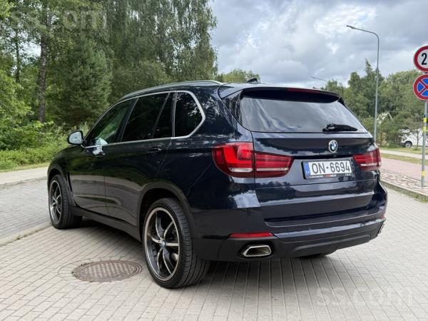 Blue BMW X5 2014 in Liepaja, with an engine capacity of 3.00 L and mileage of 117 thousand km for 21900 €, photo 2 on AUTOMOTO.COM.LV