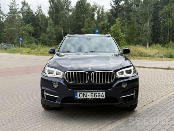 Blue BMW X5 2014 in Liepaja, with an engine capacity of 3.00 L and mileage of 117 thousand km for 21900 €, photo 7 on AUTOMOTO.COM.LV
