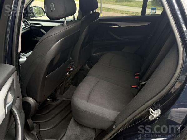Blue BMW X5 2014 in Liepaja, with an engine capacity of 3.00 L and mileage of 117 thousand km for 21900 €, photo 10 on AUTOMOTO.COM.LV