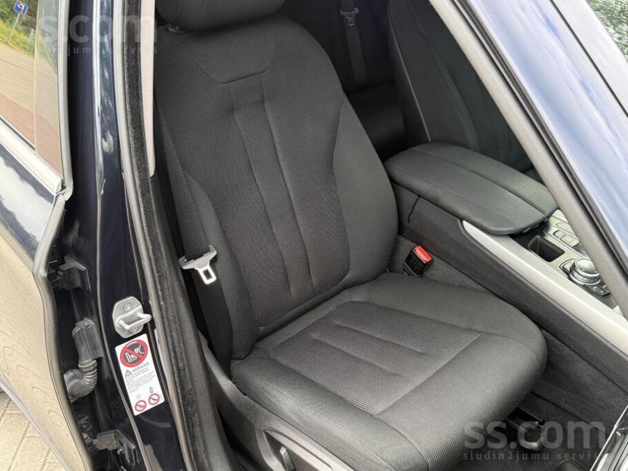 Zils BMW X5 2014 Liepāja, ar dzinēja tilpumu 3.00 L un nobraukumu 117 tūkst. km par 21900 €, foto 15 vietnē AUTOMOTO.COM.LV