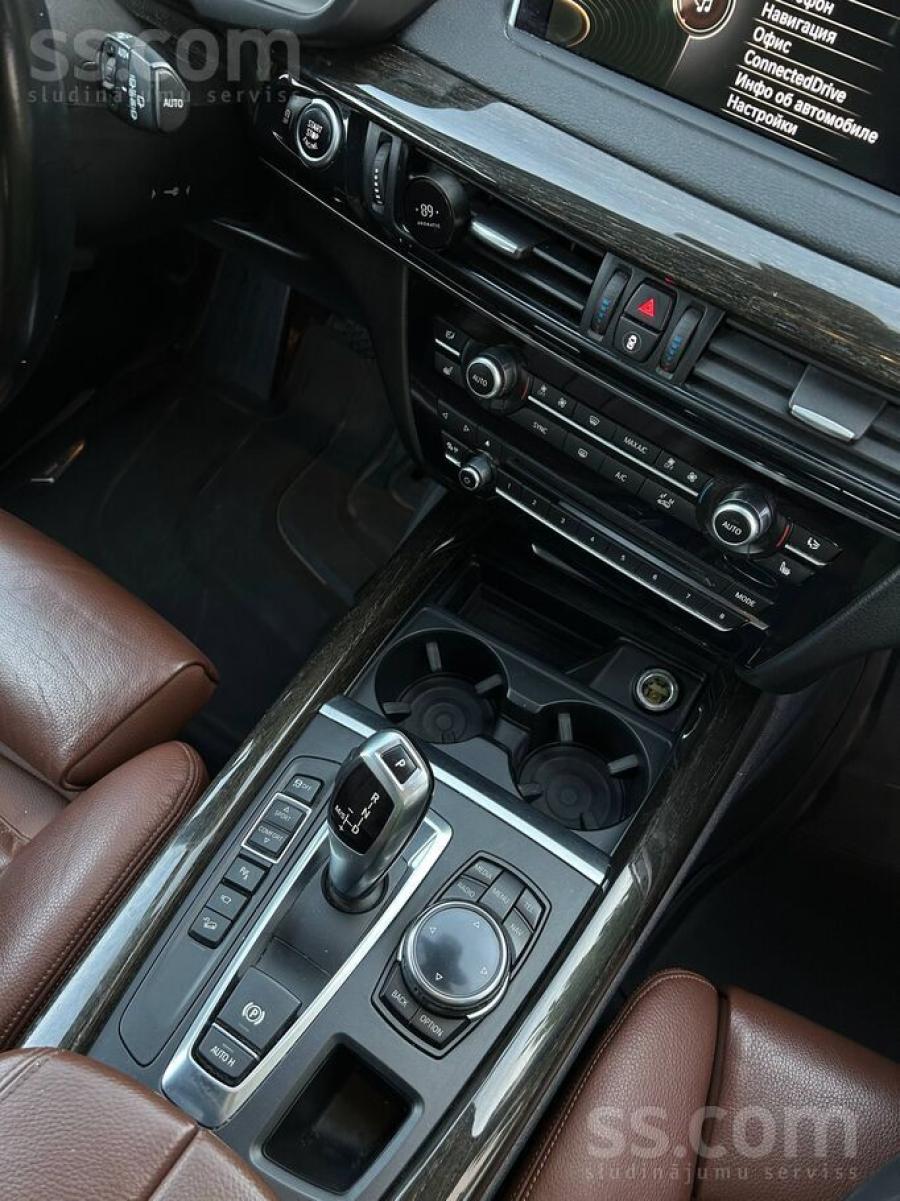 Blue BMW X5 2014 in Jurmala, with an engine capacity of 3.00 L and mileage of 310 thousand km for 19000 €, photo 9 on AUTOMOTO.COM.LV