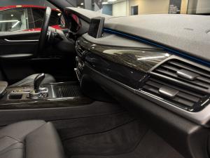Zils BMW X5 2014 Rīga, ar dzinēja tilpumu 3.00 L un nobraukumu 183 tūkst. km par 19990 €, foto 16 vietnē AUTOMOTO.COM.LV