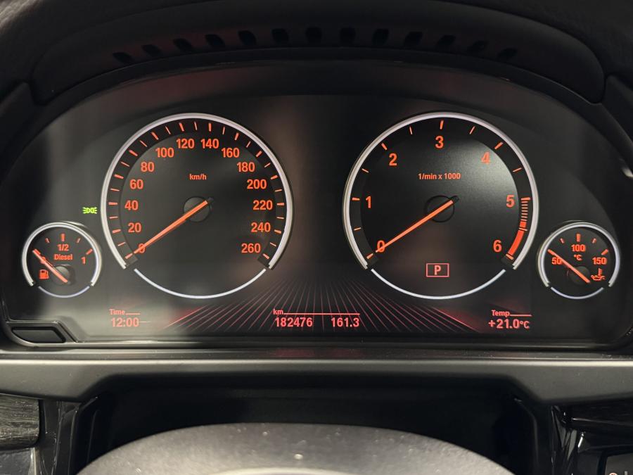 Zils BMW X5 2014 Rīga, ar dzinēja tilpumu 3.00 L un nobraukumu 183 tūkst. km par 19990 €, foto 28 vietnē AUTOMOTO.COM.LV
