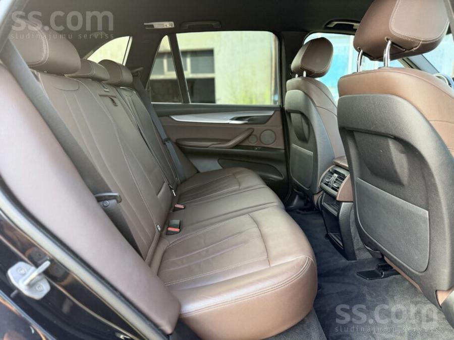 Zils BMW X5 2014 Rīga, ar dzinēja tilpumu 2.00 L un nobraukumu 259 tūkst. km par 18995 €, foto 31 vietnē AUTOMOTO.COM.LV