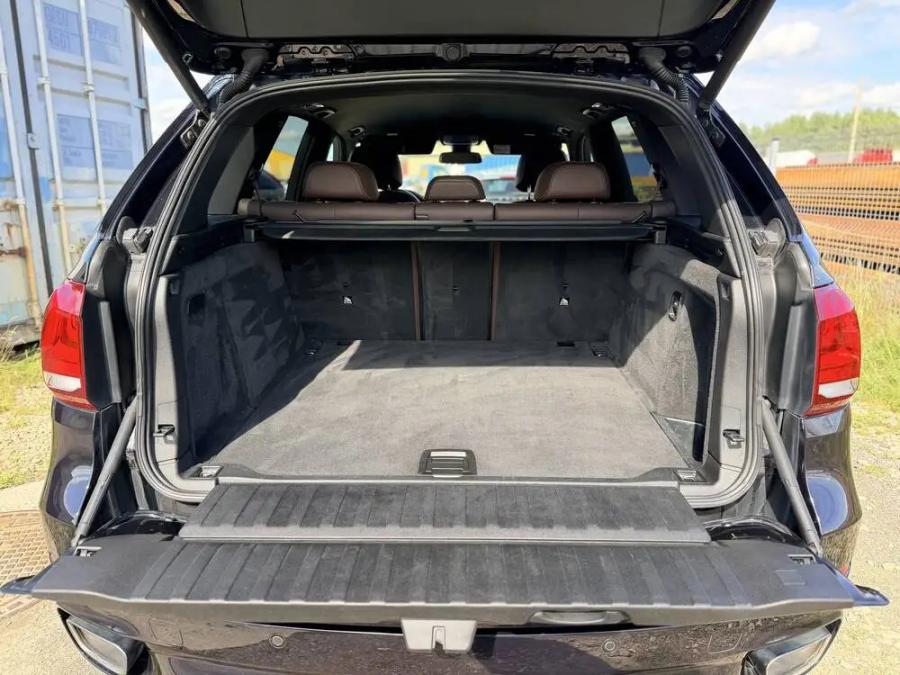 Blue BMW X5 2014 in Riga, with an engine capacity of 2.00 L and mileage of 259 thousand km for 18995 €, photo 8 on AUTOMOTO.COM.LV