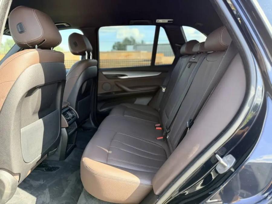 Blue BMW X5 2014 in Riga, with an engine capacity of 2.00 L and mileage of 259 thousand km for 18995 €, photo 10 on AUTOMOTO.COM.LV