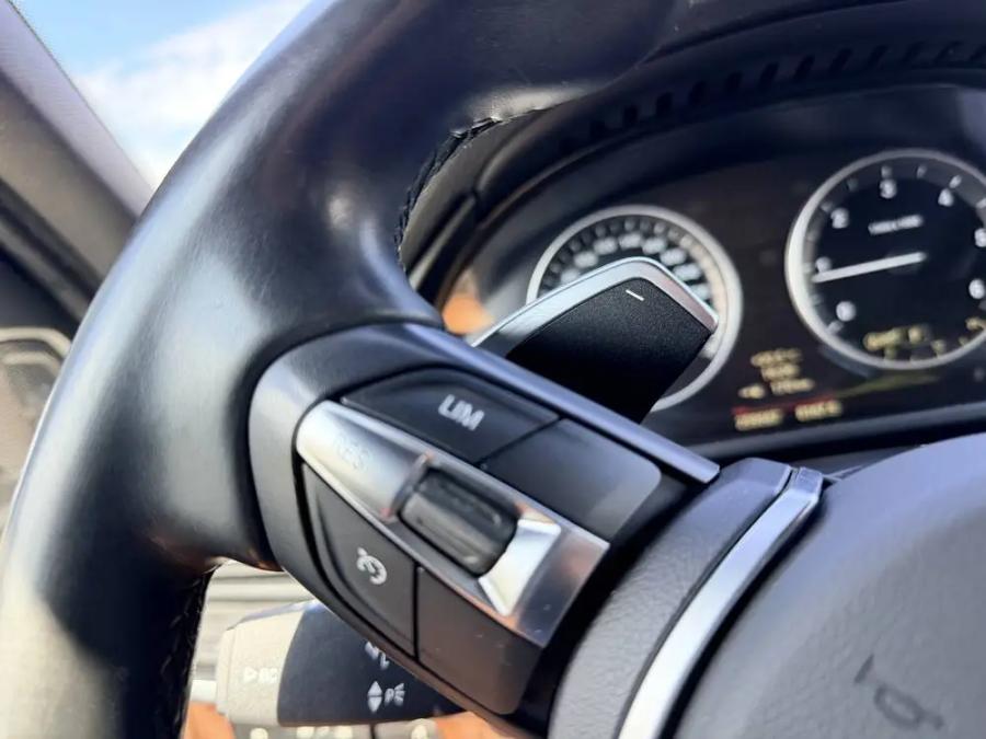 Blue BMW X5 2014 in Riga, with an engine capacity of 2.00 L and mileage of 259 thousand km for 18995 €, photo 15 on AUTOMOTO.COM.LV