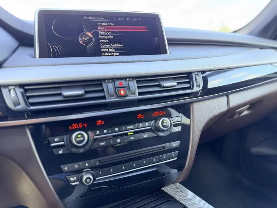 Blue BMW X5 2014 in Riga, with an engine capacity of 2.00 L and mileage of 259 thousand km for 18995 €, photo 18 on AUTOMOTO.COM.LV