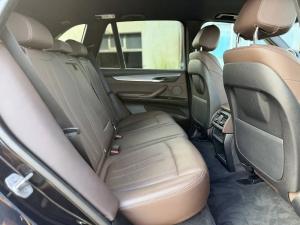 Blue BMW X5 2014 in Riga, with an engine capacity of 2.00 L and mileage of 259 thousand km for 18995 €, photo 31 on AUTOMOTO.COM.LV
