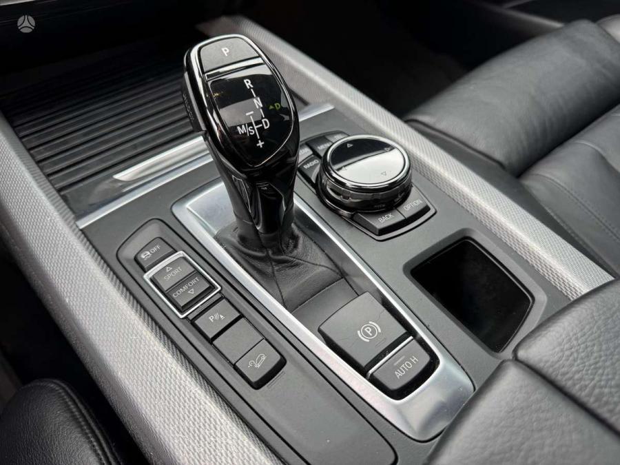 Blue BMW X5 2014 in Kaunas, with an engine capacity of 2.98 L and mileage of 222 thousand km for 16700 €, photo 12 on AUTOMOTO.COM.LV