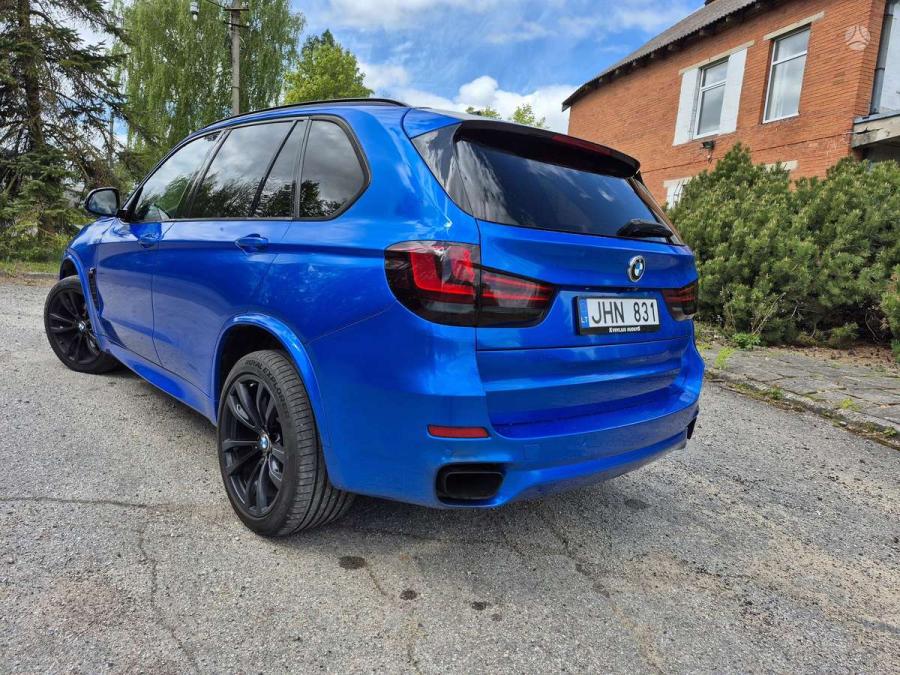 Blue BMW X5 2014 in Panevezys, with an engine capacity of 3.00 L and mileage of 250 thousand km for 22000 €, photo 5 on AUTOMOTO.COM.LV