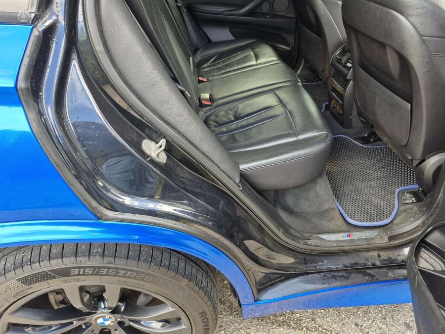 Blue BMW X5 2014 in Panevezys, with an engine capacity of 3.00 L and mileage of 250 thousand km for 22000 €, photo 10 on AUTOMOTO.COM.LV
