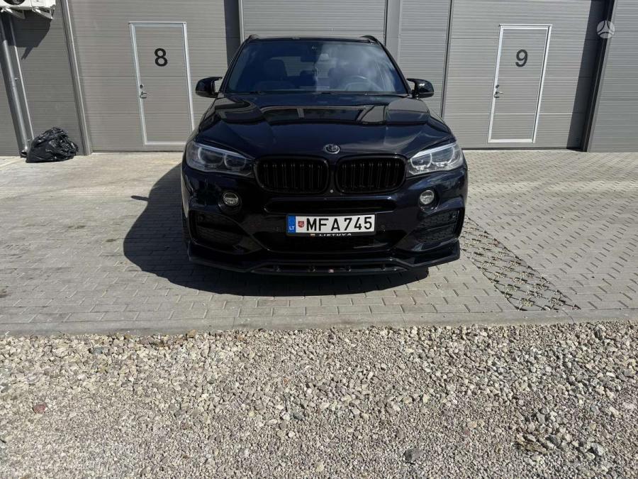 Blue BMW X5 2014 in Vilnius, with an engine capacity of 0.30 L and mileage of 317 thousand km for 20000 €, photo 3 on AUTOMOTO.COM.LV