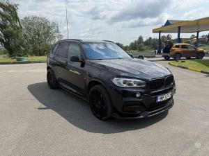 Blue BMW X5 2014 in Vilnius, with an engine capacity of 0.30 L and mileage of 317 thousand km for 20000 €, photo 5 on AUTOMOTO.COM.LV