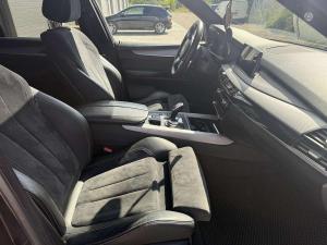 Blue BMW X5 2014 in Vilnius, with an engine capacity of 0.30 L and mileage of 317 thousand km for 20000 €, photo 10 on AUTOMOTO.COM.LV