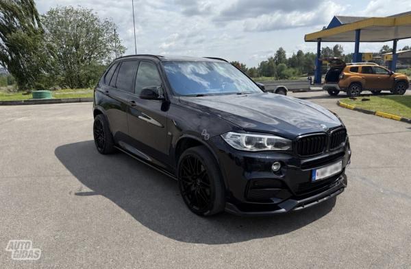 Blue BMW X5 2014 in Vilnius, with an engine capacity of 3.00 L and mileage of 318 thousand km for 17500 €, photo 1 on AUTOMOTO.COM.LV