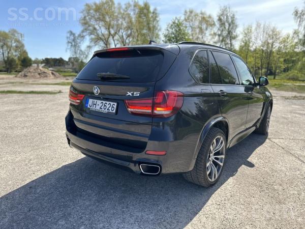 Blue BMW X5 2015 in Liepaja, with an engine capacity of 3.00 L and mileage of 188 thousand km for 24000 €, photo 6 on AUTOMOTO.COM.LV