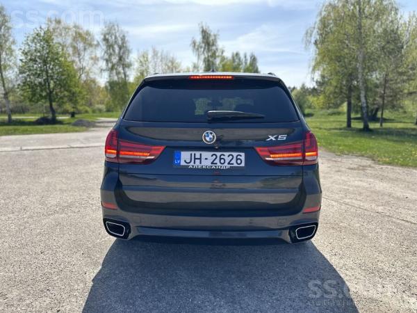 Blue BMW X5 2015 in Liepaja, with an engine capacity of 3.00 L and mileage of 188 thousand km for 24000 €, photo 8 on AUTOMOTO.COM.LV