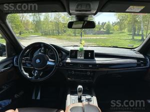 Zils BMW X5 2015 Liepāja, ar dzinēja tilpumu 3.00 L un nobraukumu 188 tūkst. km par 24000 €, foto 14 vietnē AUTOMOTO.COM.LV