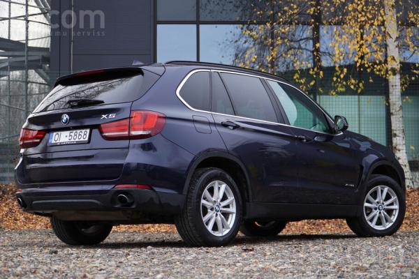 Zils BMW X5 2015 Rīga, ar dzinēja tilpumu 3.00 L un nobraukumu 313 tūkst. km par 15990 €, foto 5 vietnē AUTOMOTO.COM.LV