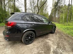 Blue BMW X5 2015 in Riga, with an engine capacity of 3.00 L and mileage of 260 thousand km for 30000 €, photo 4 on AUTOMOTO.COM.LV