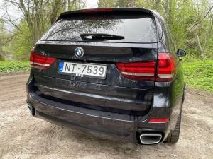 Blue BMW X5 2015 in Riga, with an engine capacity of 3.00 L and mileage of 260 thousand km for 30000 €, photo 12 on AUTOMOTO.COM.LV