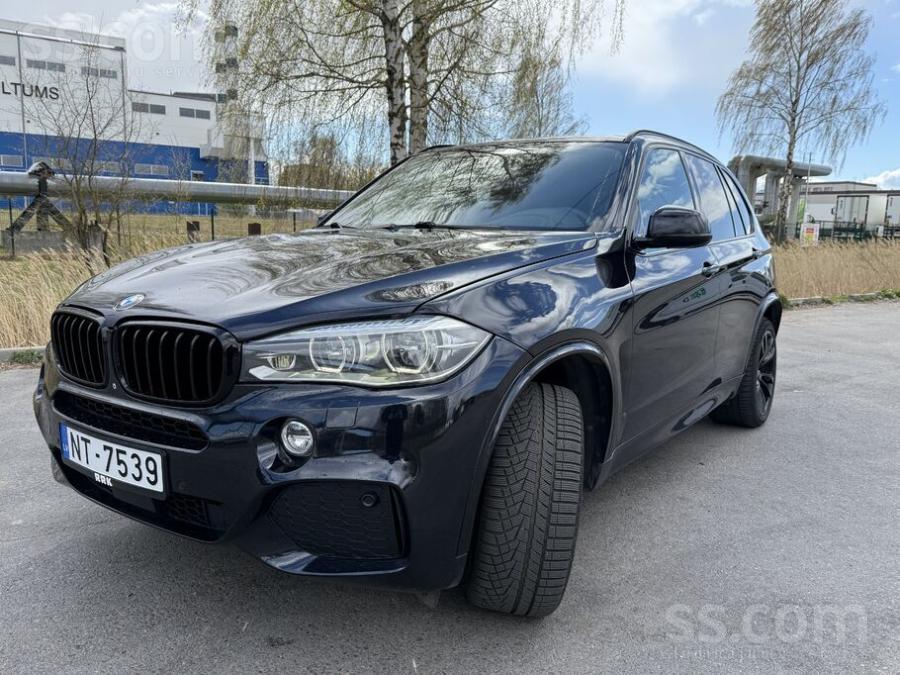 Zils BMW X5 2015 Rīga, ar dzinēja tilpumu 3.00 L un nobraukumu 260 tūkst. km par 28000 €, foto 1 vietnē AUTOMOTO.COM.LV