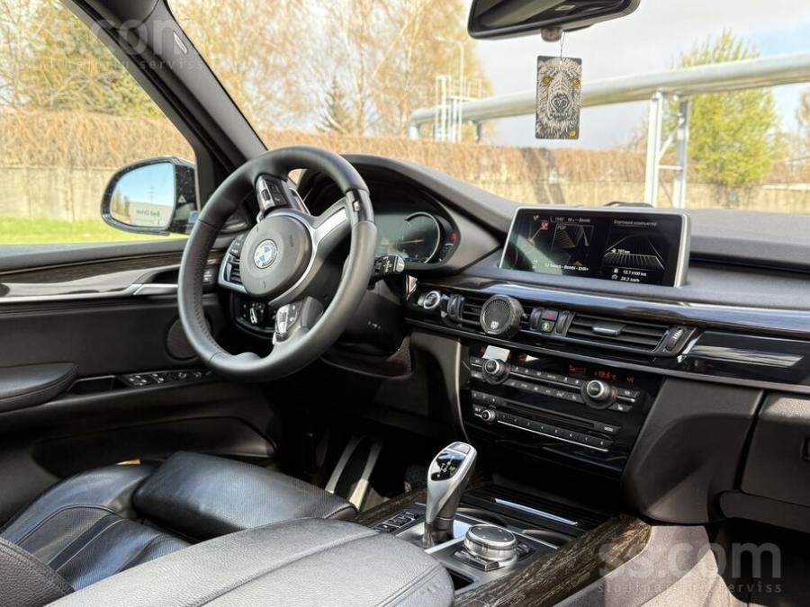 Zils BMW X5 2015 Rīga, ar dzinēja tilpumu 3.00 L un nobraukumu 260 tūkst. km par 28000 €, foto 9 vietnē AUTOMOTO.COM.LV