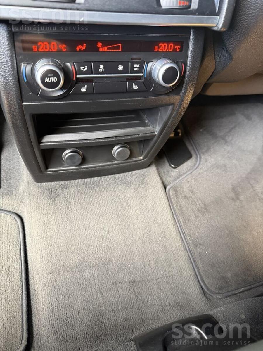 Zils BMW X5 2015 Rīga, ar dzinēja tilpumu 3.00 L un nobraukumu 260 tūkst. km par 28000 €, foto 22 vietnē AUTOMOTO.COM.LV