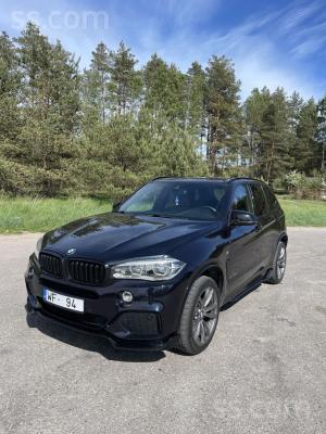 Blue BMW X5 2015 in Riga, with an engine capacity of 3.00 L and mileage of 262 thousand km for 20799 €, photo 5 on AUTOMOTO.COM.LV