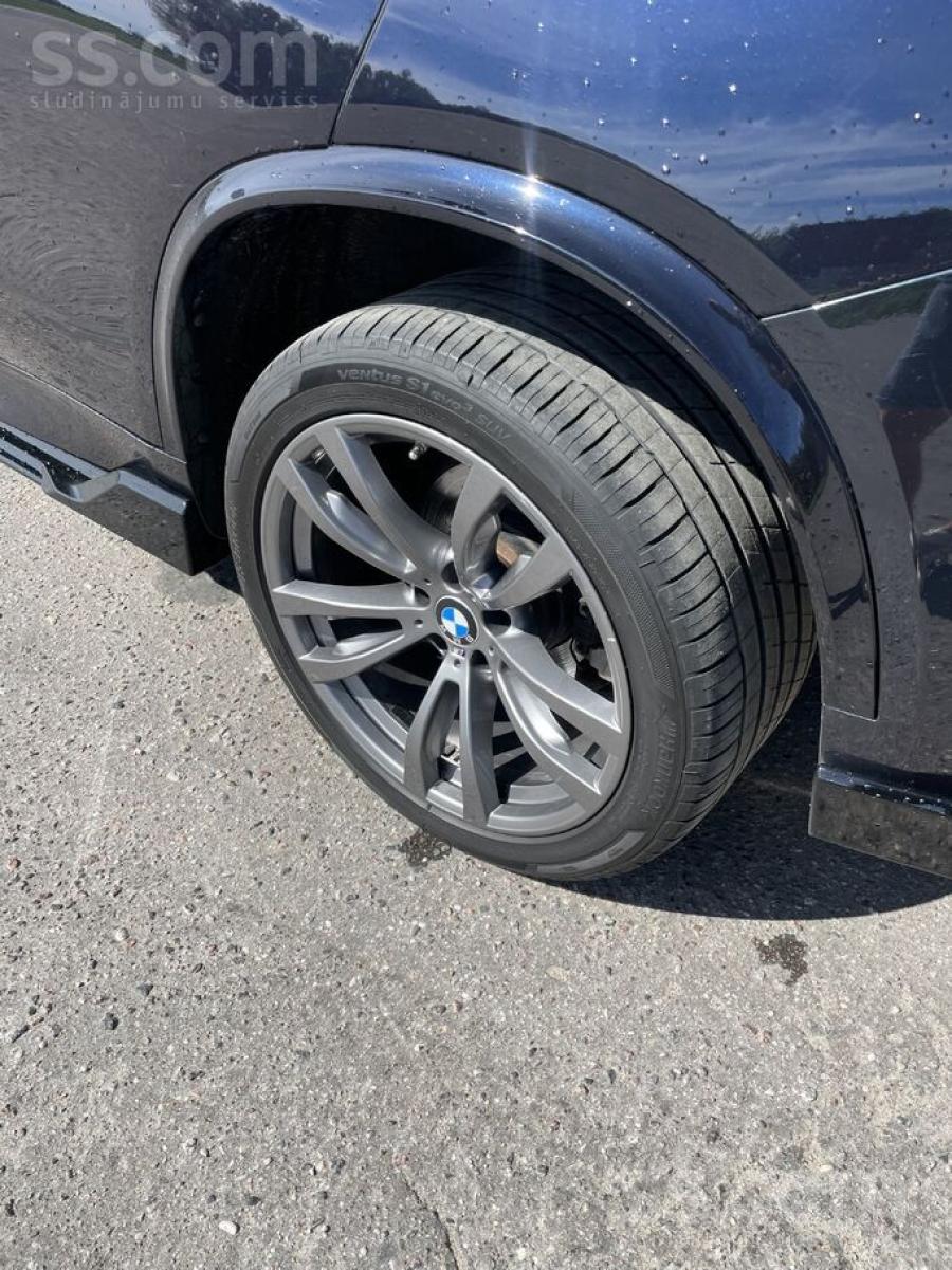 Blue BMW X5 2015 in Riga, with an engine capacity of 3.00 L and mileage of 262 thousand km for 20799 €, photo 6 on AUTOMOTO.COM.LV