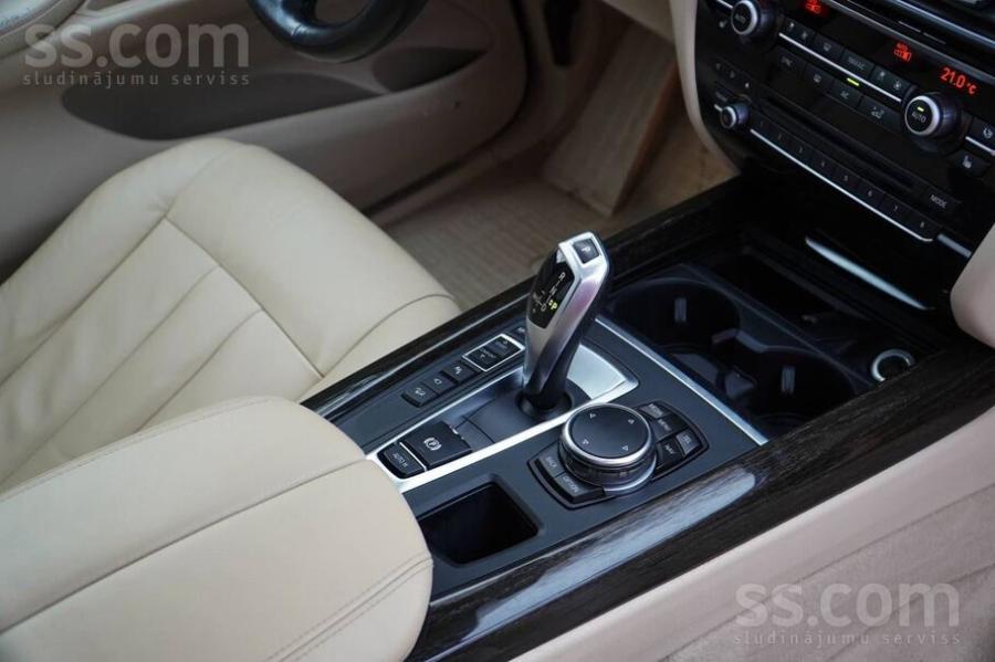 Zils BMW X5 2015 Rīga, ar dzinēja tilpumu 3.00 L un nobraukumu 315 tūkst. km par 12900 €, foto 16 vietnē AUTOMOTO.COM.LV