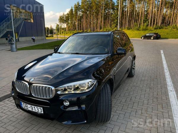 Blue BMW X5 2015 in Riga, with an engine capacity of 3.00 L and mileage of 213 thousand km for 20999 €, photo 2 on AUTOMOTO.COM.LV