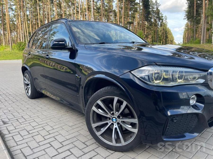 Blue BMW X5 2015 in Riga, with an engine capacity of 3.00 L and mileage of 213 thousand km for 20999 €, photo 4 on AUTOMOTO.COM.LV