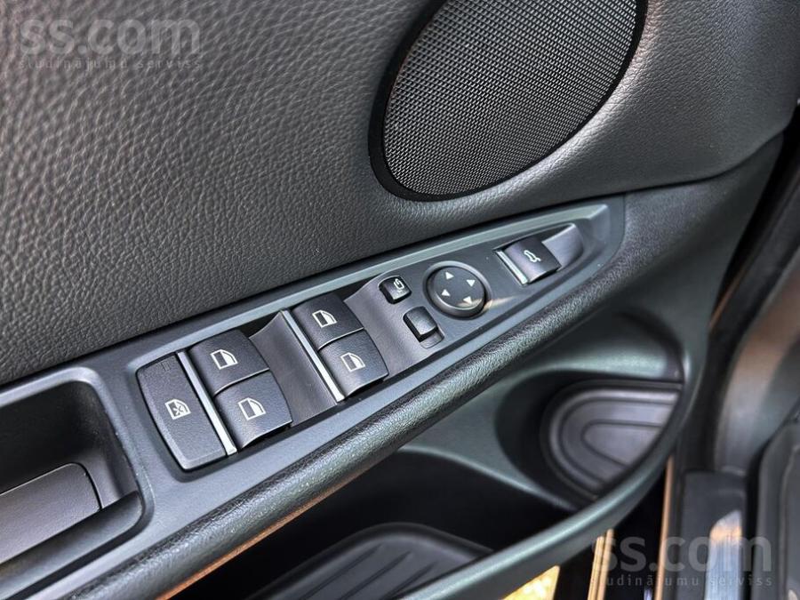 Blue BMW X5 2015 in Riga, with an engine capacity of 3.00 L and mileage of 242 thousand km for 23499 €, photo 16 on AUTOMOTO.COM.LV