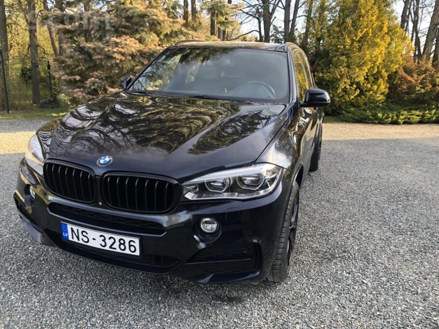 Blue BMW X5 2015 in Bauska, with an engine capacity of 3.00 L and mileage of 207 thousand km for 22500 €, photo 4 on AUTOMOTO.COM.LV
