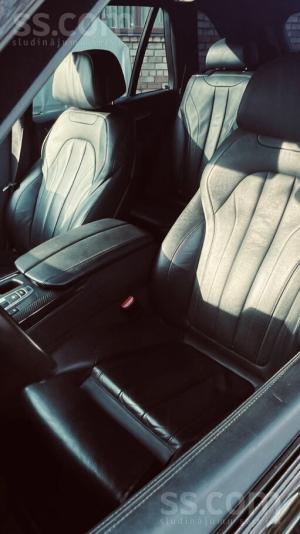 Blue BMW X5 2015 in Bauska, with an engine capacity of 3.00 L and mileage of 207 thousand km for 22500 €, photo 8 on AUTOMOTO.COM.LV