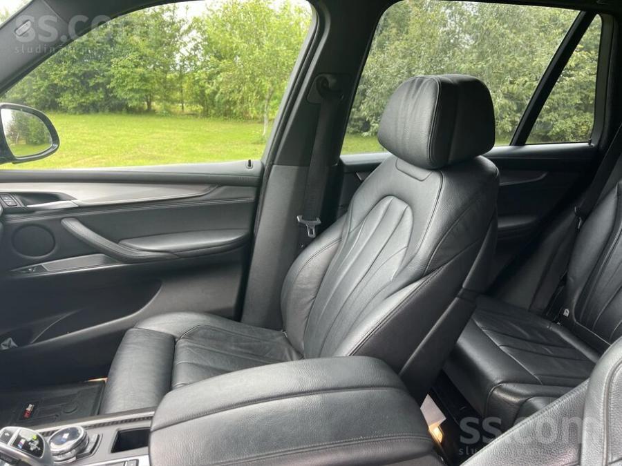 Blue BMW X5 2015 in Bauska, with an engine capacity of 3.00 L and mileage of 207 thousand km for 22500 €, photo 13 on AUTOMOTO.COM.LV