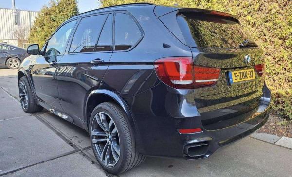 Blue BMW X5 2015 in Kaunas, with an engine capacity of 2.99 L and mileage of 304 thousand km for 11500 €, photo 2 on AUTOMOTO.COM.LV