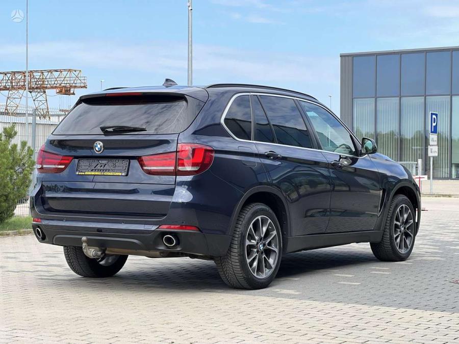 Blue BMW X5 2015 in Siauliai, with an engine capacity of 2.99 L and mileage of 275 thousand km for 16400 €, photo 9 on AUTOMOTO.COM.LV