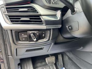 Blue BMW X5 2015 in Siauliai, with an engine capacity of 2.99 L and mileage of 275 thousand km for 16400 €, photo 25 on AUTOMOTO.COM.LV