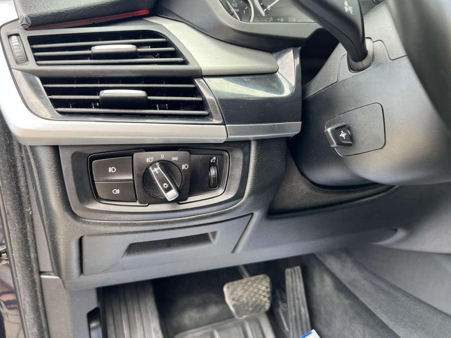 Blue BMW X5 2015 in Siauliai, with an engine capacity of 2.99 L and mileage of 275 thousand km for 16400 €, photo 25 on AUTOMOTO.COM.LV