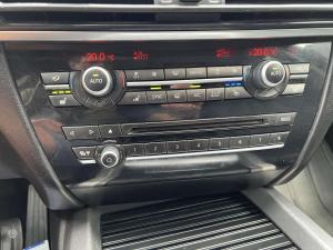 Blue BMW X5 2015 in Siauliai, with an engine capacity of 2.99 L and mileage of 275 thousand km for 16400 €, photo 30 on AUTOMOTO.COM.LV