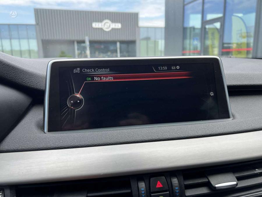 Blue BMW X5 2015 in Siauliai, with an engine capacity of 2.99 L and mileage of 275 thousand km for 16400 €, photo 33 on AUTOMOTO.COM.LV