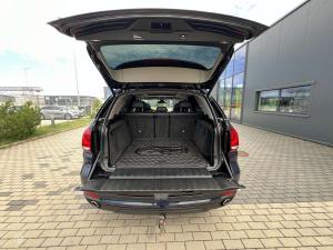 Blue BMW X5 2015 in Siauliai, with an engine capacity of 2.99 L and mileage of 275 thousand km for 16400 €, photo 39 on AUTOMOTO.COM.LV