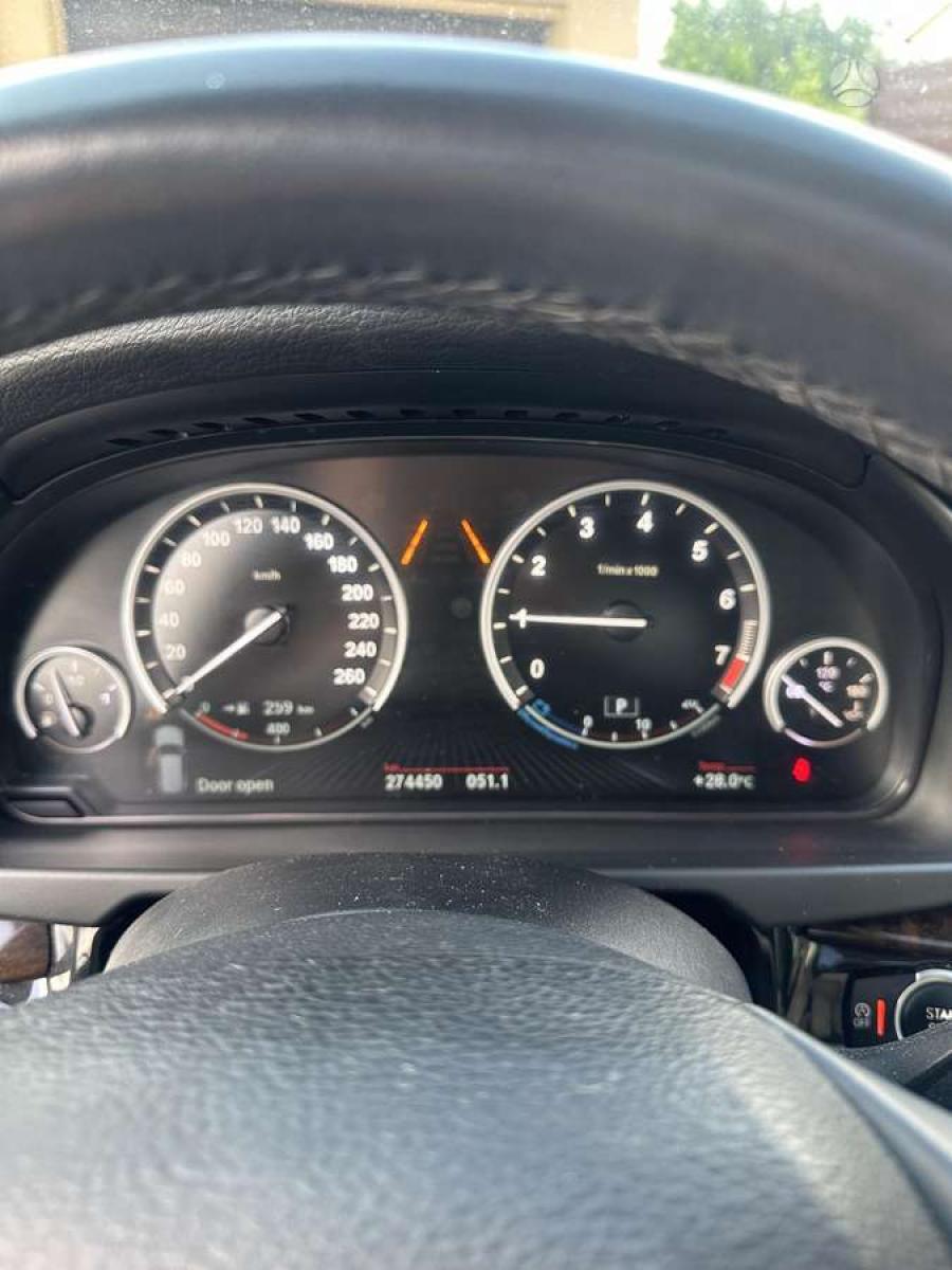 Blue BMW X5 2015 in Vilnius, with an engine capacity of 2.98 L and mileage of 275 thousand km for 14500 €, photo 8 on AUTOMOTO.COM.LV